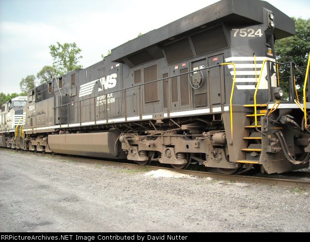NS 7524